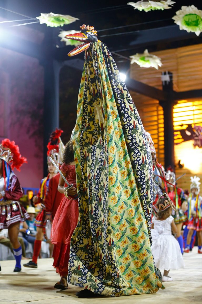 Mestres do reisado saem às ruas em mais um Dia de Reis – Revista Cariri