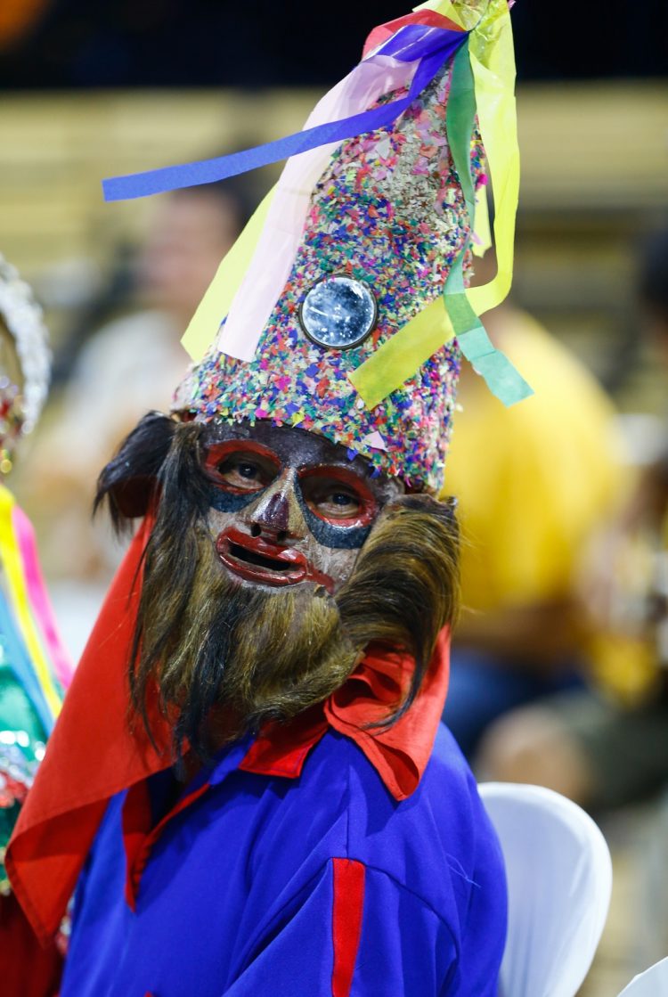 Mestres do reisado saem às ruas em mais um Dia de Reis – Revista Cariri